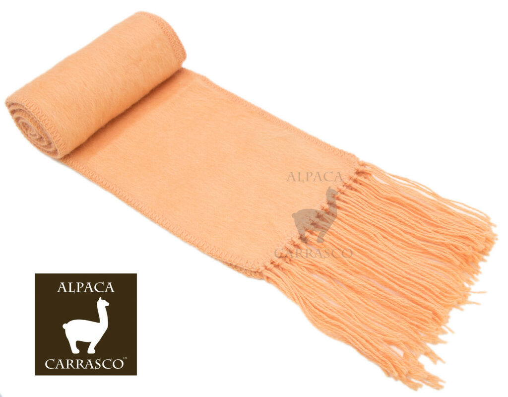 Narrow Alpaca Scarf with Alpaca Figure Label / Tag - Alpaca Carrasco ...